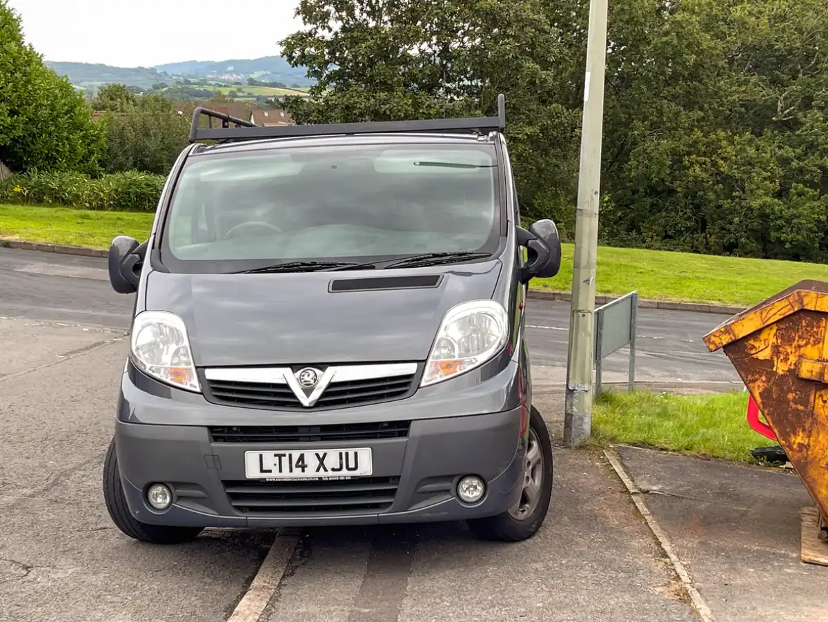 Is it illegal to park on the pavement in the UK? | Regit