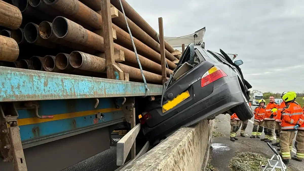 Miracle escape: Dad and toddler survive terrifying A1 crash with lorry ...