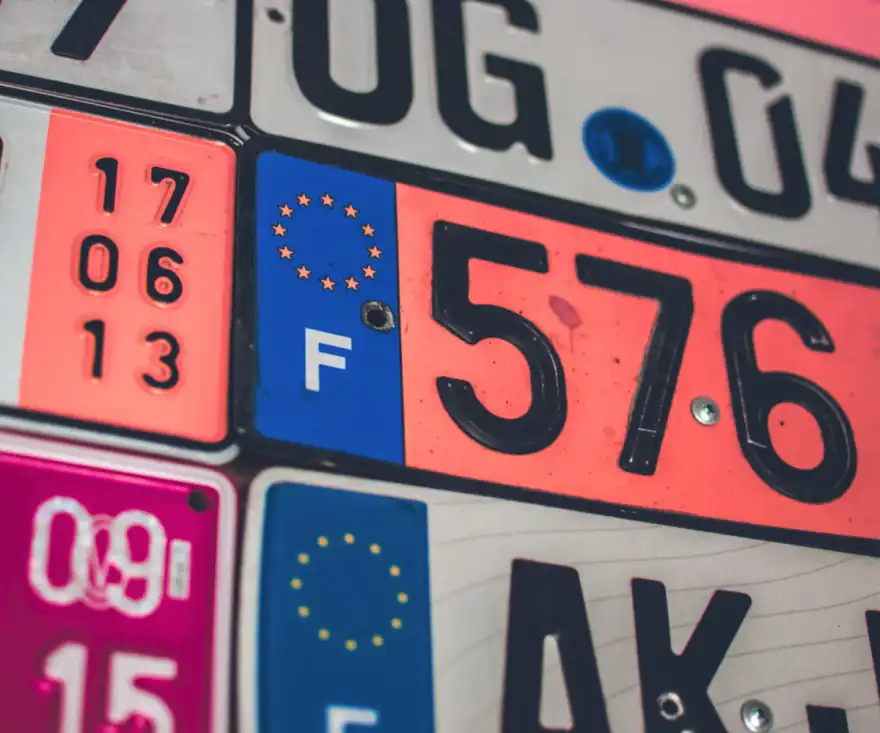 Bright pink plates hit French roads — Here’s why | Regit