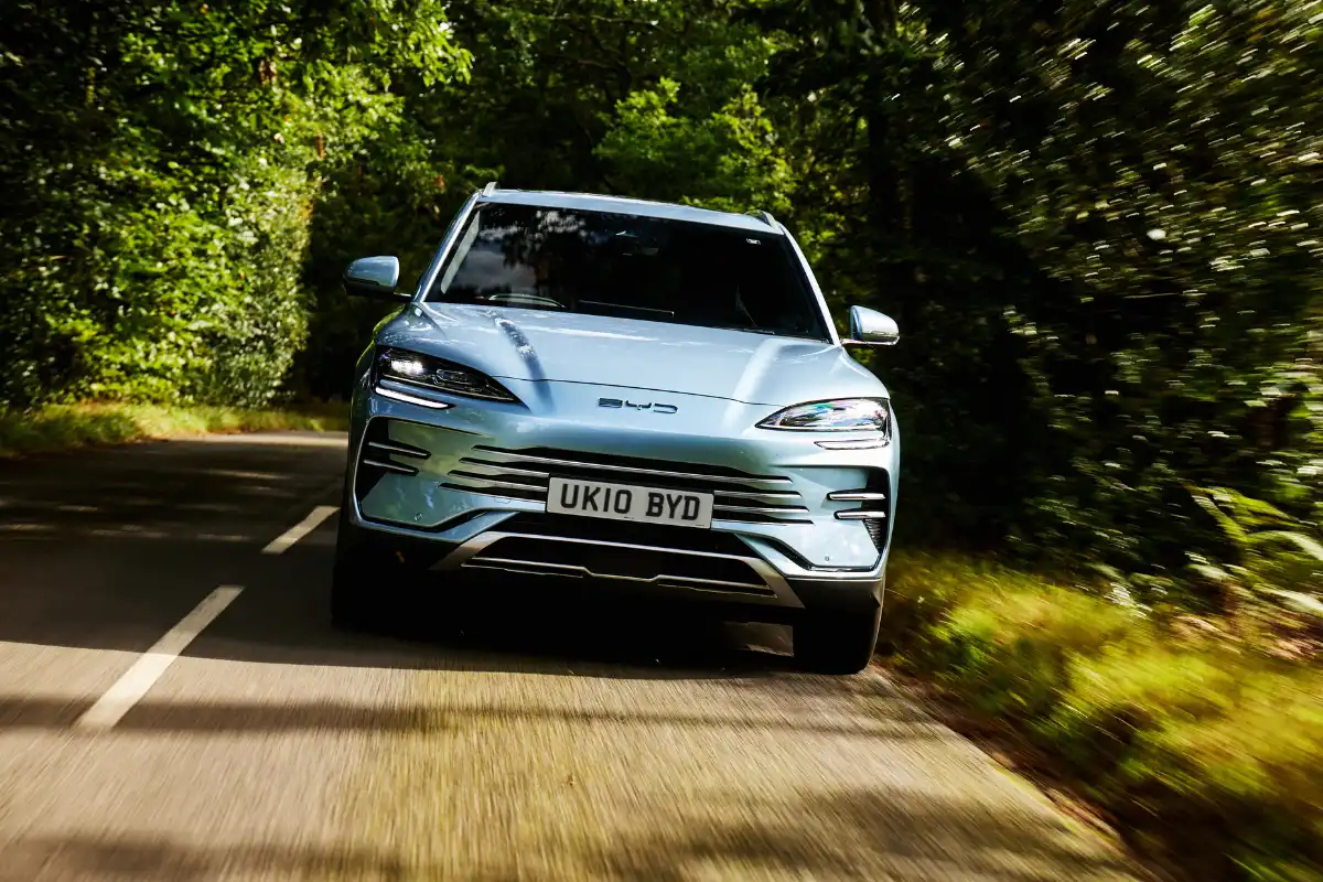 BYD’s ultra-fast EV chargers coming to the UK: 250 miles in just five ...